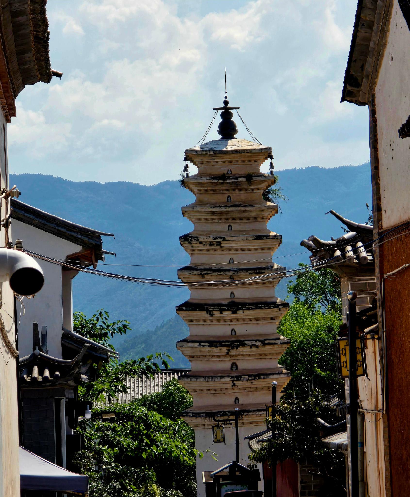 Weishan: A Town of Layers – Wise Clan in Stanland